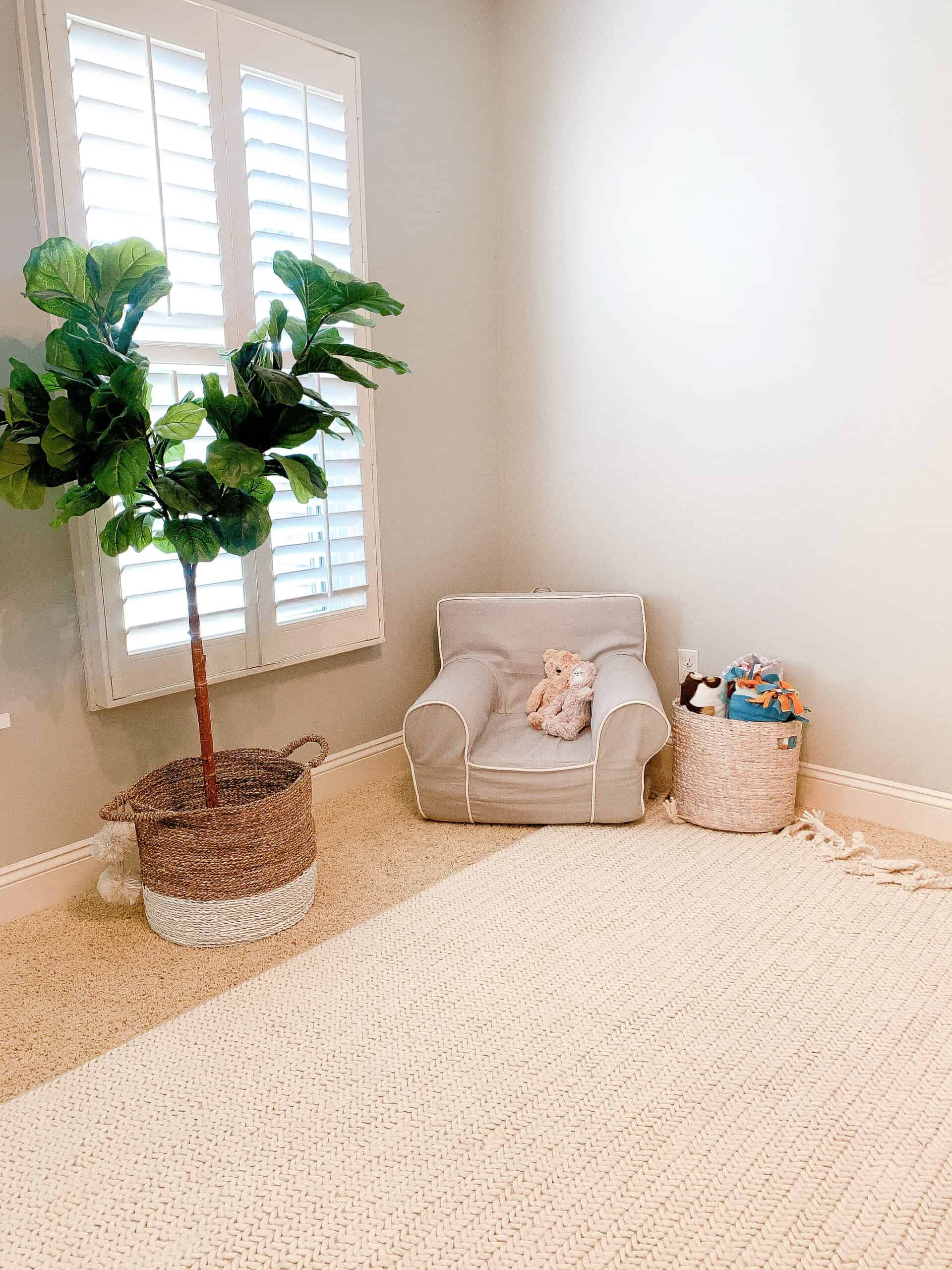 Saranoni Blankets for a Room at Grandmas - arinsolangeathome