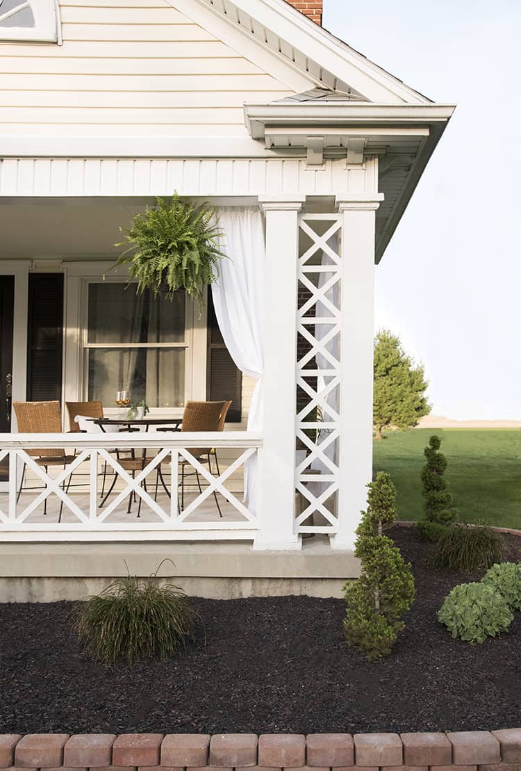 Front Porch Railing Ideas for any Home - arinsolangeathome