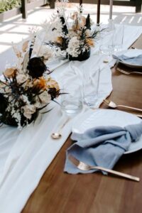 The Best Round Table Runner Ideas - arinsolangeathome