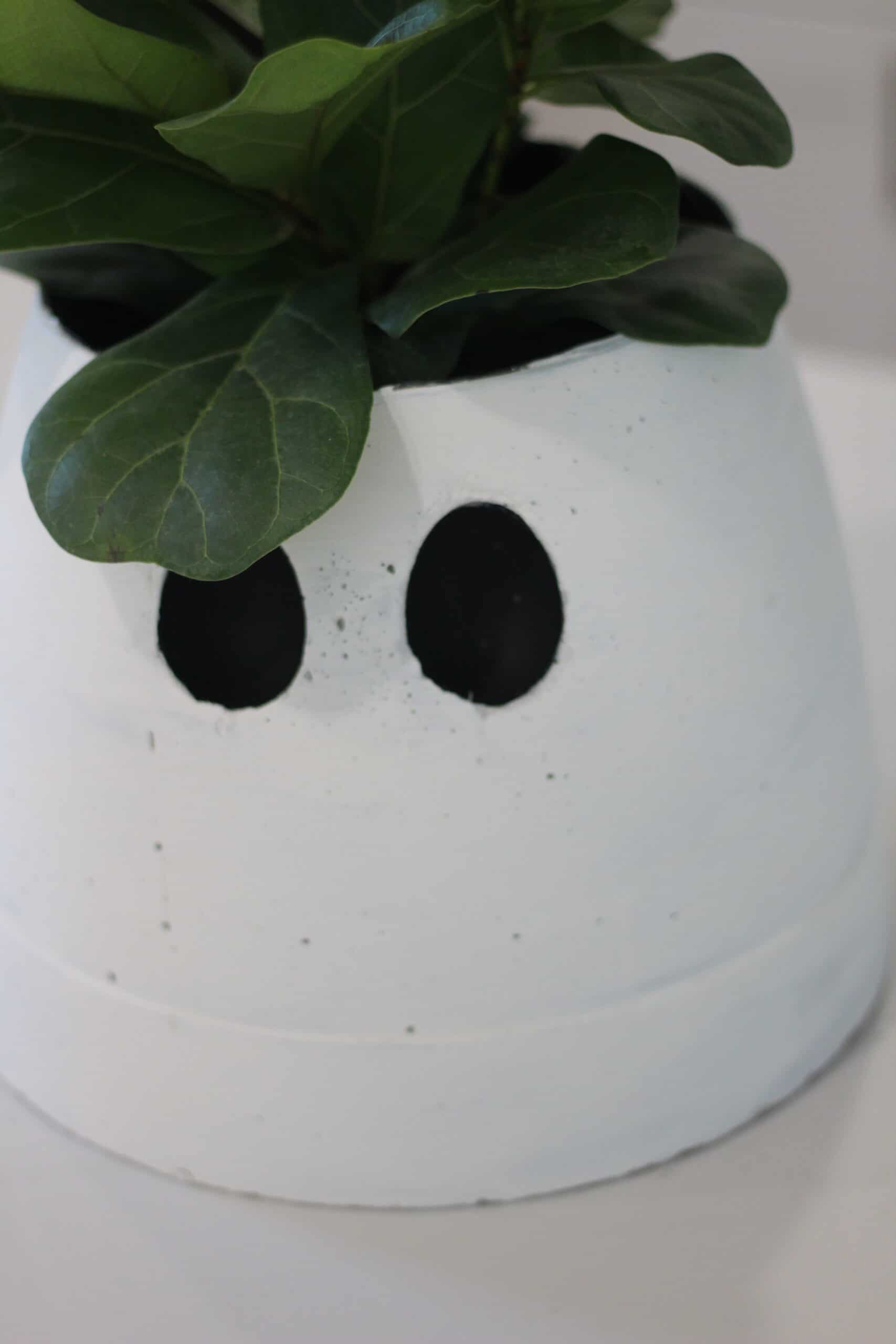DIY Ghost Planters You'll Love - arinsolangeathome