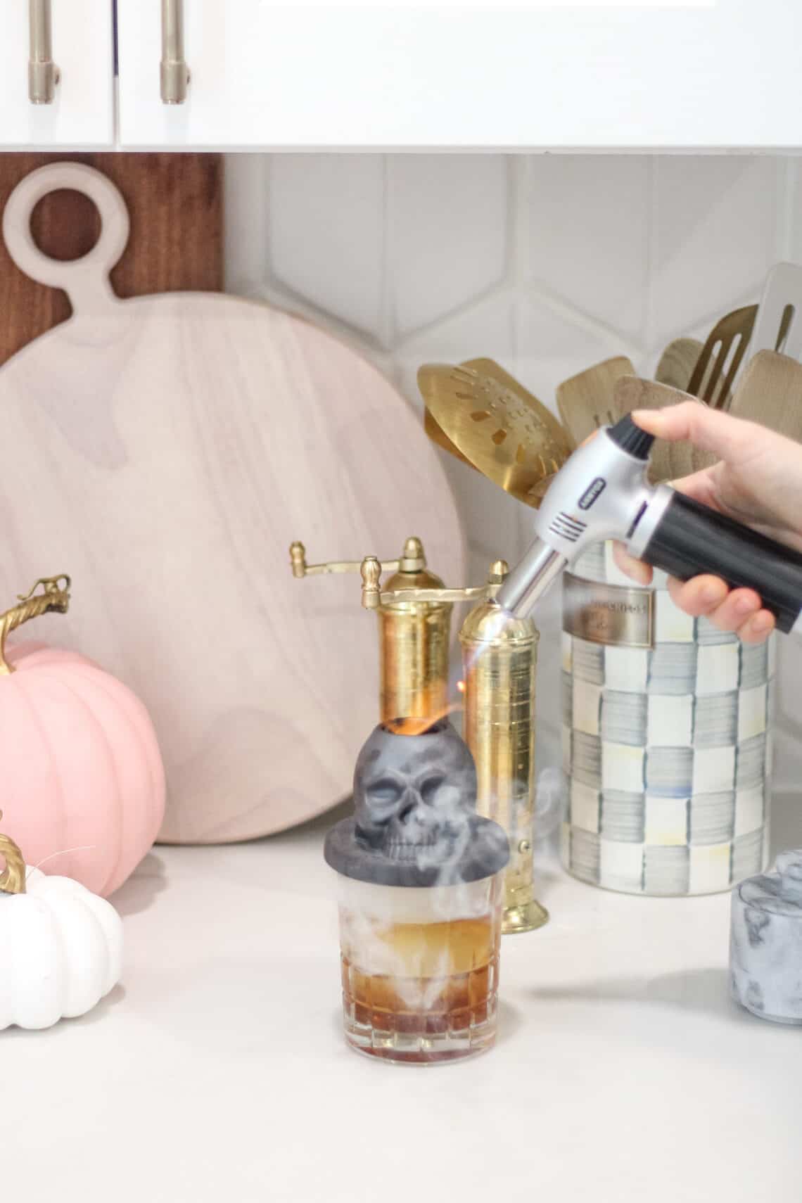 10 Spooky Halloween Coffee Recipes To Brew This Fall - arinsolangeathome