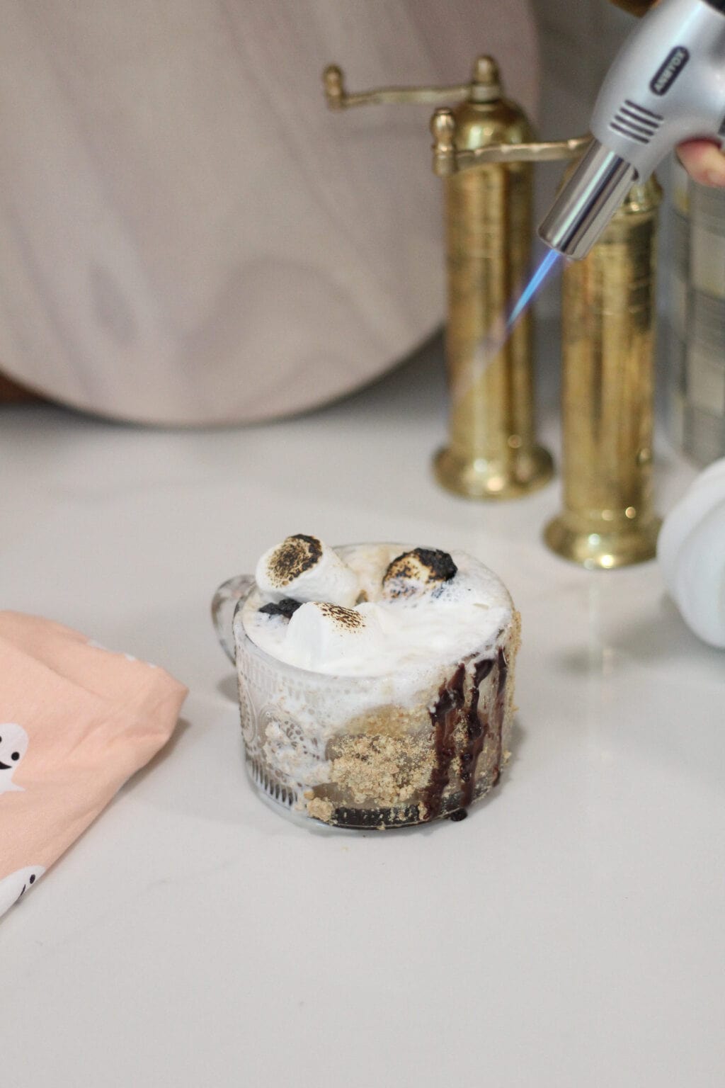 10 Spooky Halloween Coffee Recipes To Brew This Fall - arinsolangeathome