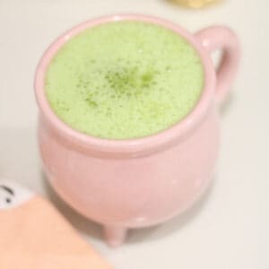 10 Spooky Halloween Coffee Recipes To Brew This Fall - arinsolangeathome