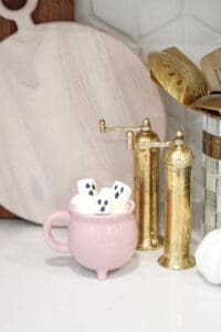 10 Spooky Halloween Coffee Recipes To Brew This Fall - arinsolangeathome