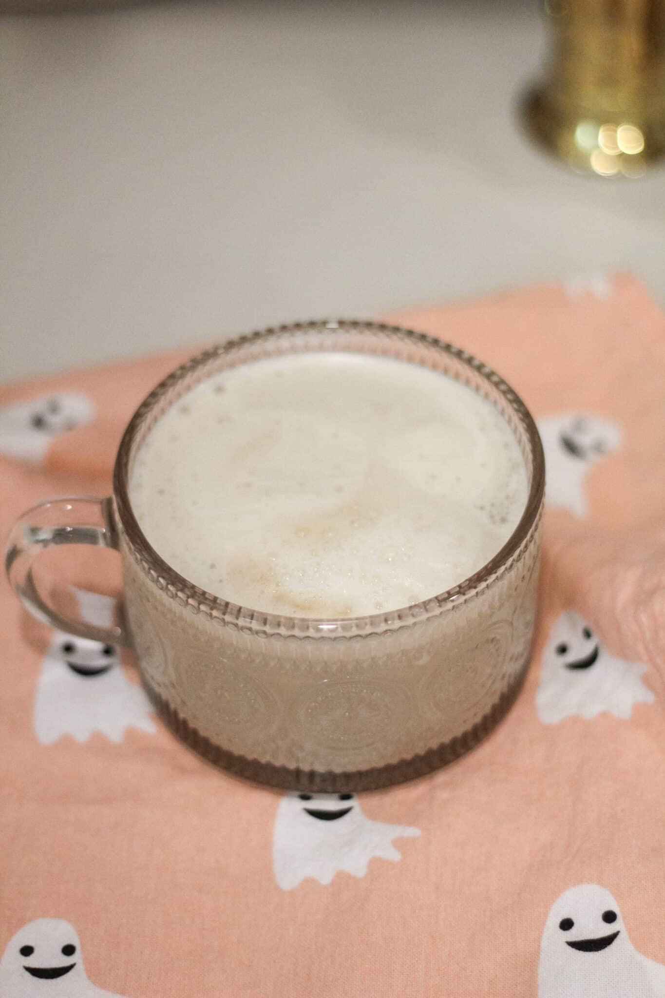 10 Spooky Halloween Coffee Recipes To Brew This Fall - arinsolangeathome