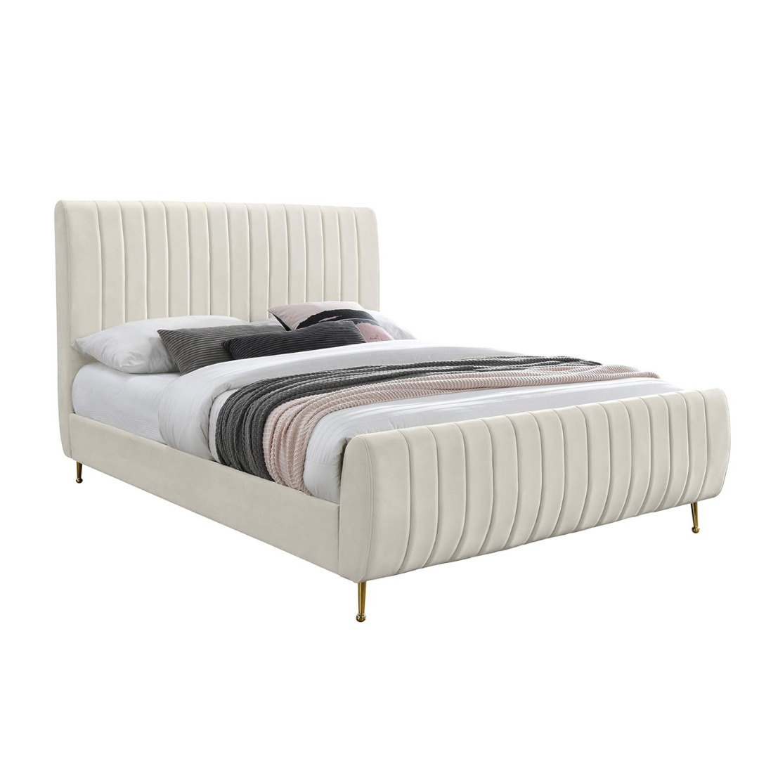 Primary Bedroom Bed - arinsolangeathome