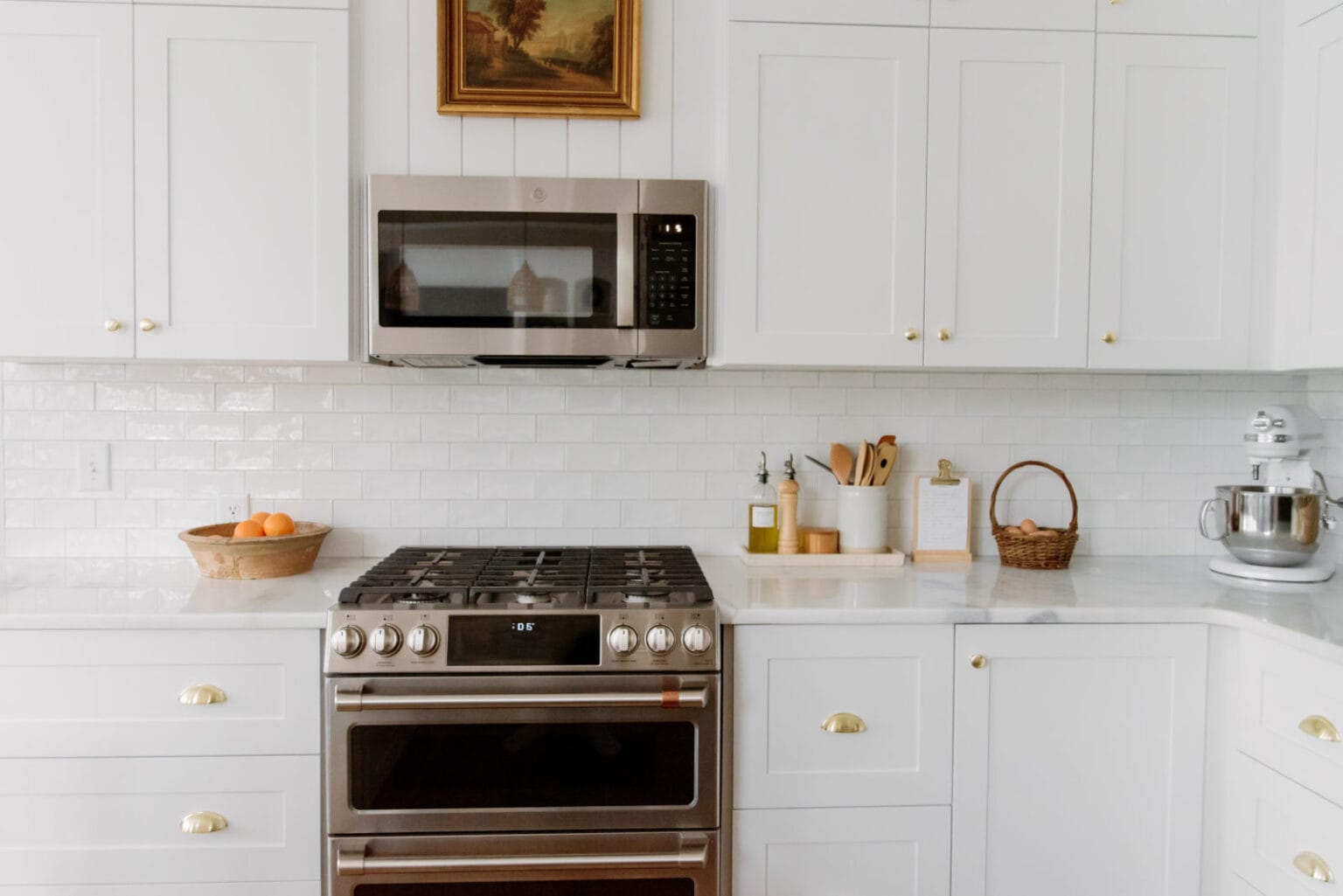 13 High End Kitchen Cabinet Brands To Consider Now - arinsolangeathome