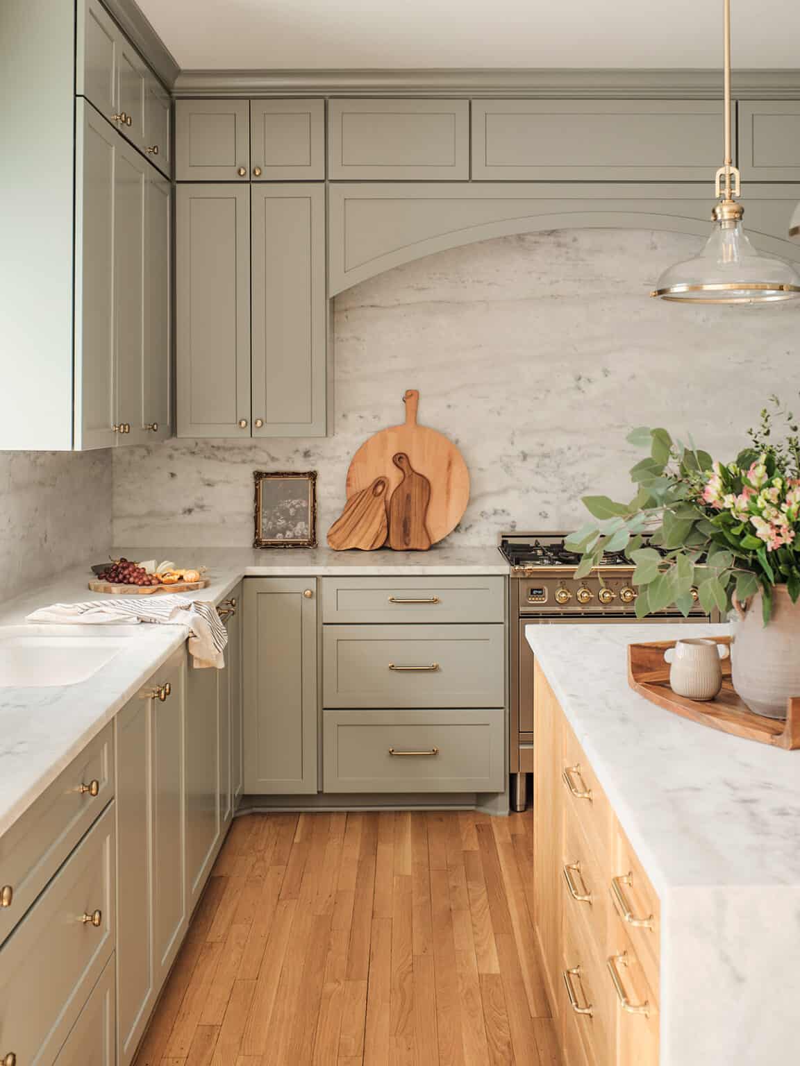 13 High End Kitchen Cabinet Brands To Consider Now - arinsolangeathome