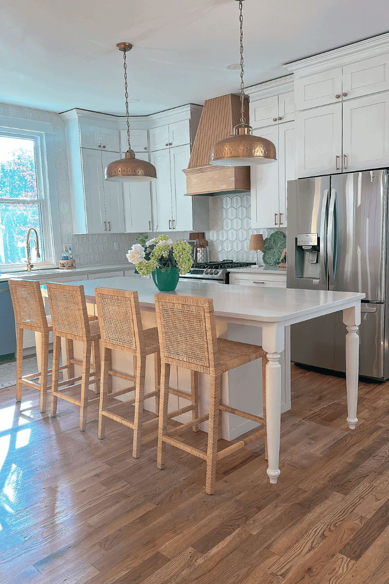 How To Choose The Best Stool For Your Kitchen Island - arinsolangeathome