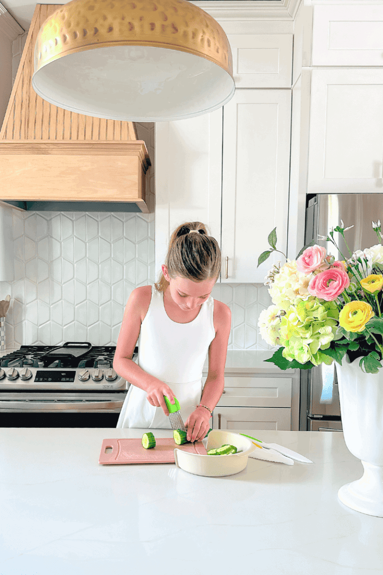 Best Kitchen Tablet For Staying Organized & Cooking - arinsolangeathome