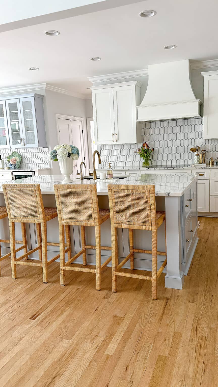 Best Kitchen Tablet For Staying Organized & Cooking - arinsolangeathome